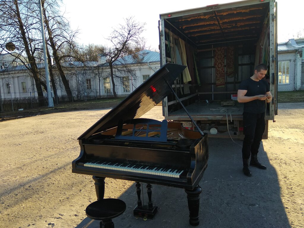 Taşımacılık hizmetleri Gruzovoye taksi PeGaz, Saint‑Petersburg, foto