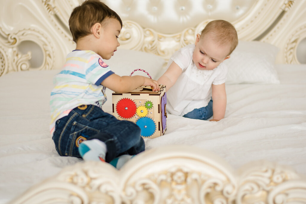 Çocuk oyunları ve oyuncakları Bızıbordy, Minskaya oblastı, foto