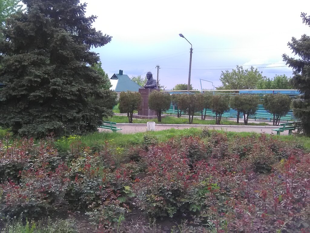 Anıt, heykel О.П. Карпинский, Soledar, foto