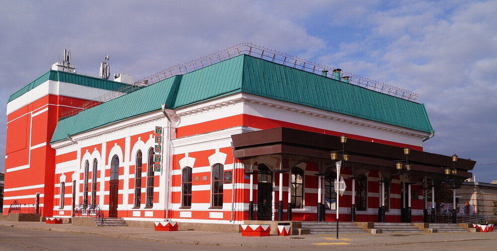 Tiyatrolar Menzelinsky State Tatar Drama Theater named after Sabir Amutbayev, Menzelinsk (Minzele), foto