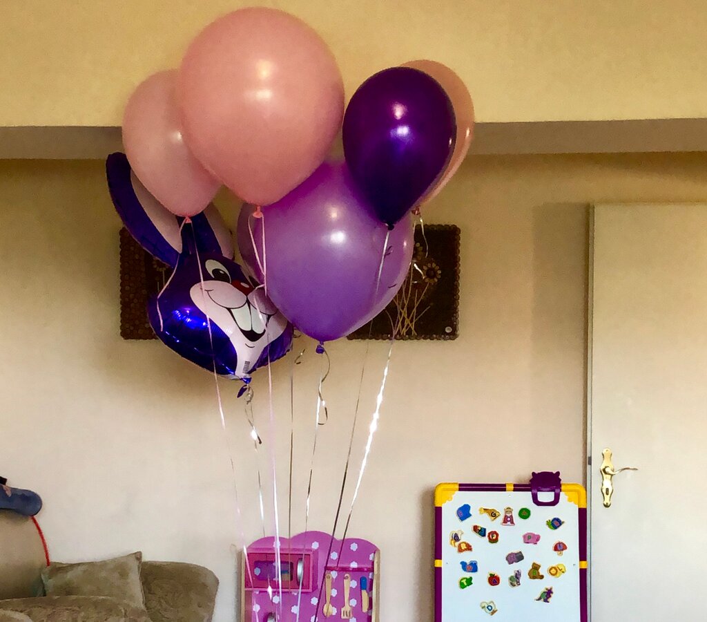 Kutlama ürünleri Gdeshariki, Moskova, foto