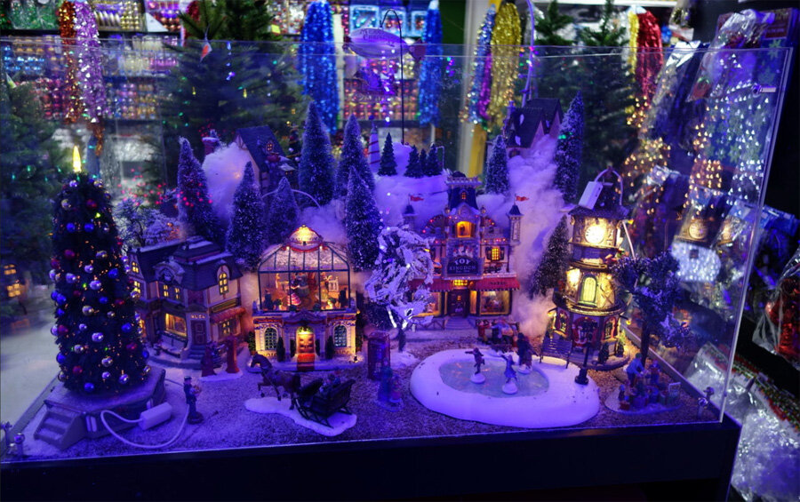 Yapay çam ağaçları ve süsleri ElkaSite.ru vo Vladykino, Moskova, foto