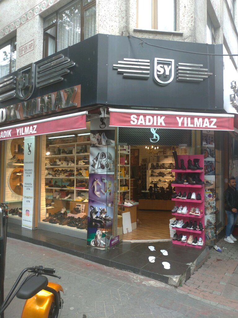 Ayakkabı mağazaları Sadık Yılmaz, İstanbul, foto