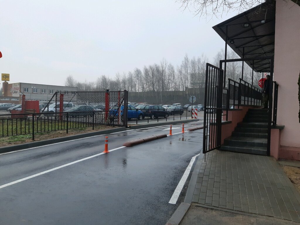Otoparklar Avtostoyanka Pk Kombi, Minsk, foto