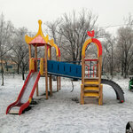 Playground (Republic of Khakassia, Chernogorsk, skver Yunost), oyun alanı  Çernogorsk'tan