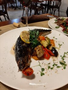 Villa Sofia (Volgograd Region, Sredneakhtubinskiy rayon, Kirovskoye selskoye poseleniye, posyolok Tretya Karta, territoriya Vinogradnaya usadba), restoran  Volgogradskaya oblastından