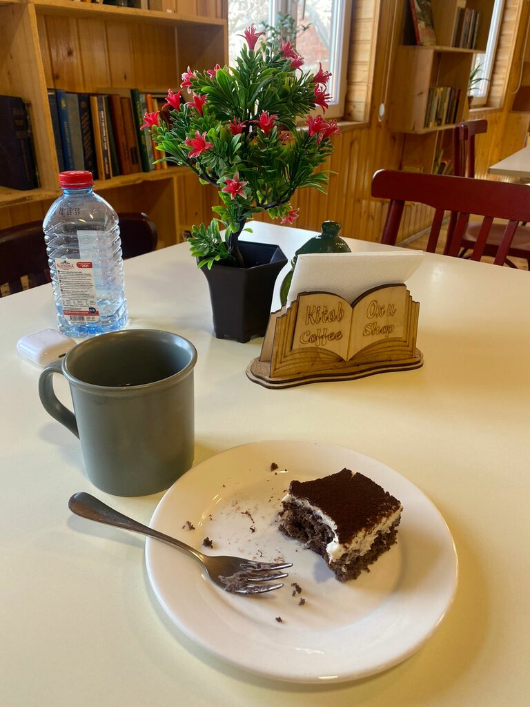 Kahve dükkanları Kitab Oxu, Gence, foto