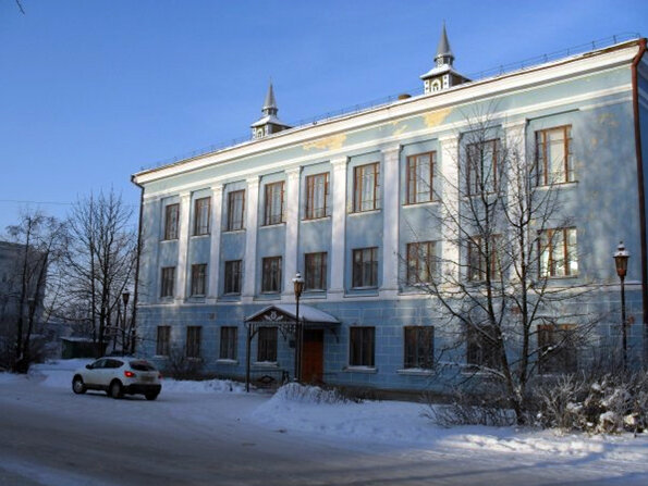 Sanat okulları Muzykalnaya shkola, Bologoe, foto