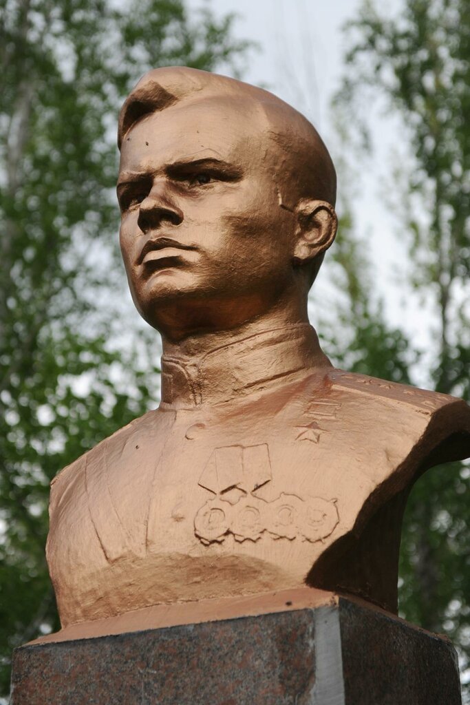 Anıt, heykel Гавриил Разенков, Krasnyi Luch, foto