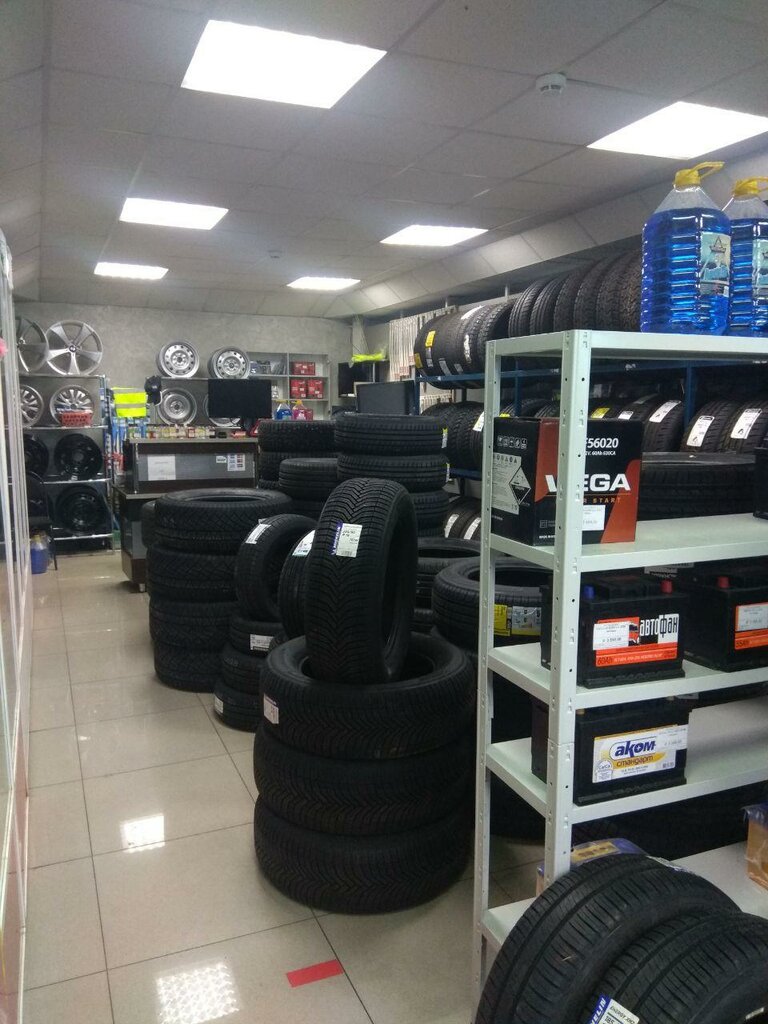 Jant ve lastikçiler Automoda, Cheboksary, foto