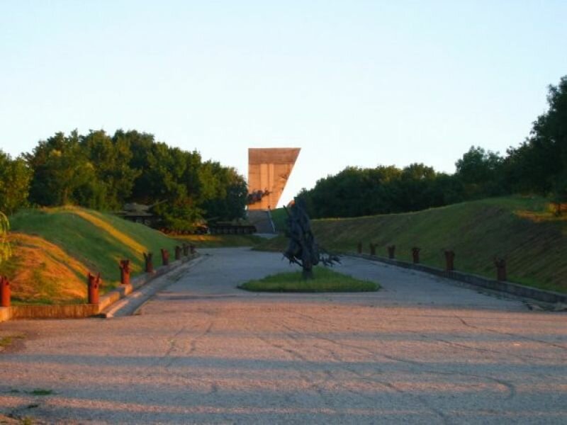 Teknoloji anıtı Военная техника, İzium, foto