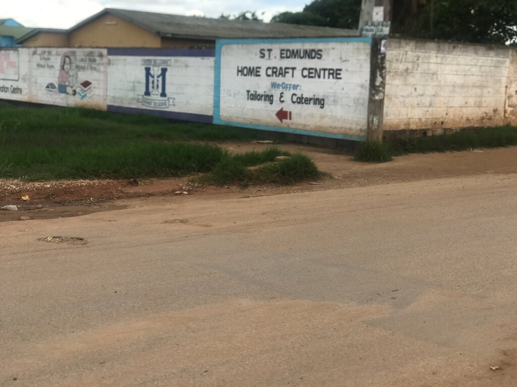 Eğitim merkezleri St Edmunds Home Craft Centre, Lusaka, foto