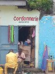 Coordonnerie (Brazzaville, Commune de Ouenzé), ayakkabı tamiri  Brazzaville'den