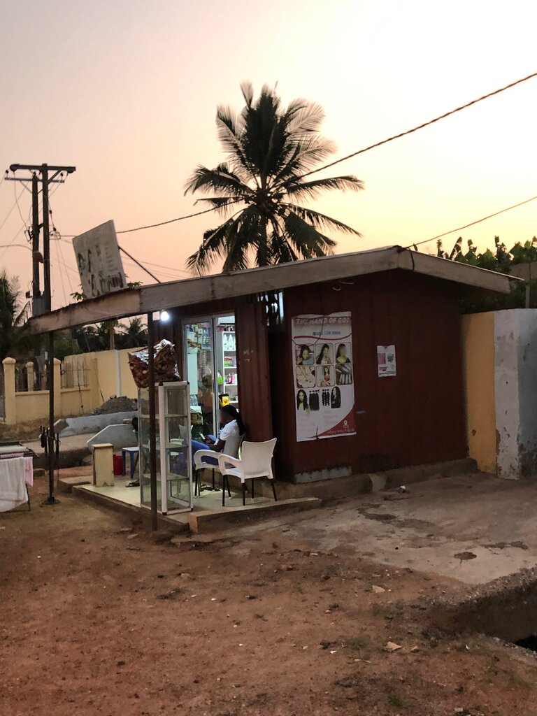 Güzellik salonu The hand of God, Dünya, foto