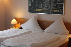Filmhotel Lili Marleen (Großbeerenstraße No:75, Potsdam), otel  Potsdam'dan