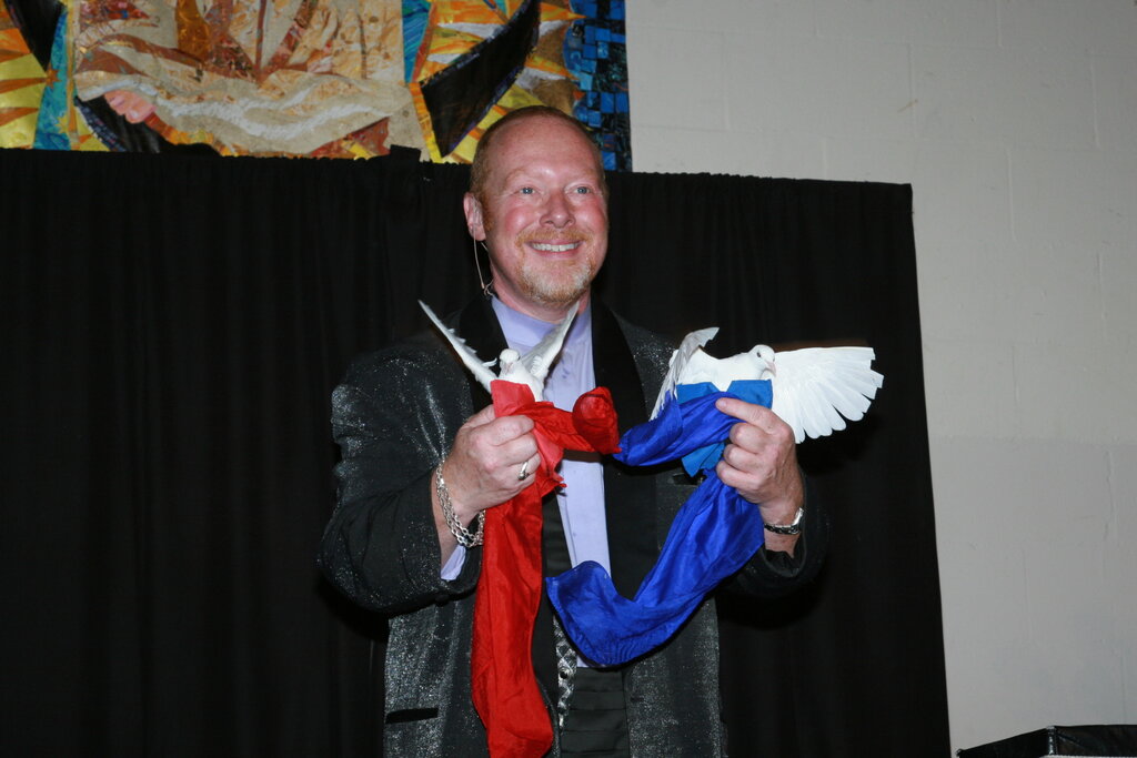 Kutlama sunucuları John Measner Magic Show, İllinois, foto