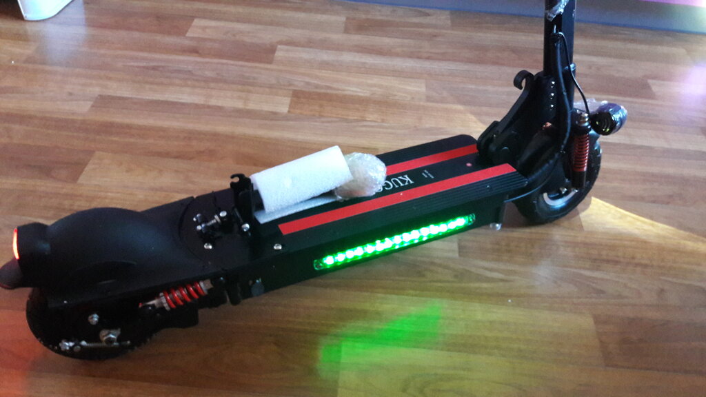 Elektrikli araç satışı Giroskuter SPb, Saint‑Petersburg, foto