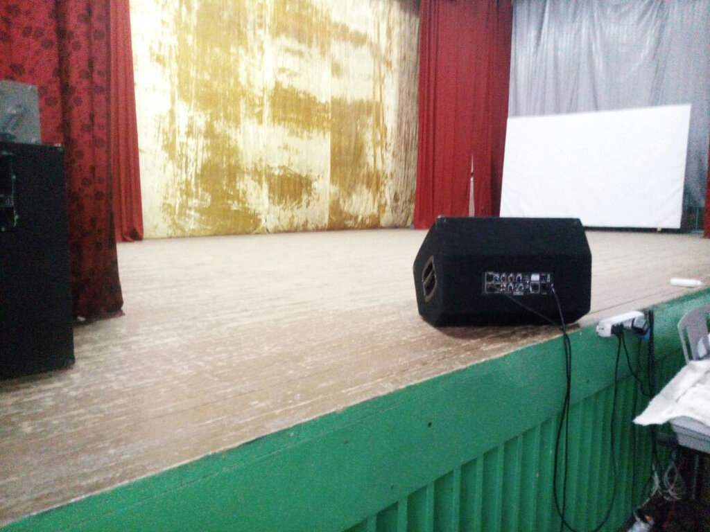 Kültür ocakları Moryakovsky selsky kulturny kompleks, Tomskaya oblastı, foto