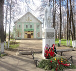 Tuzhinsky rayonny kulturno-dosugovy tsentr Mkuk (ulitsa Svobody No:14, posyolok gorodskogo tipa Tuzha), kültür ocakları  Kirovskaya oblastından