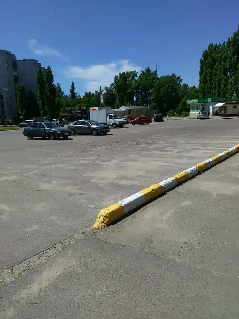 Otoparklar Parking lot, Voronej, foto