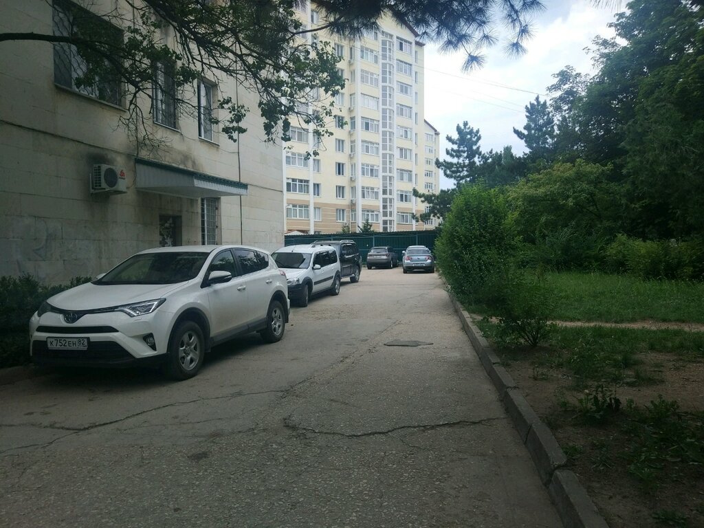 Otoparklar Car park, Simferopol (Akmescit), foto