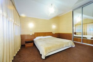 Sosnoviy Bor (No:с16, derevnya Saburovo), otel  Moskova ve Moskovskaya oblastından
