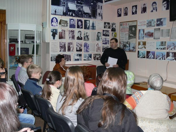 Kütüphaneler Library № 24 V. S. Vysotskogo, Tolyatti (Togliatti), foto