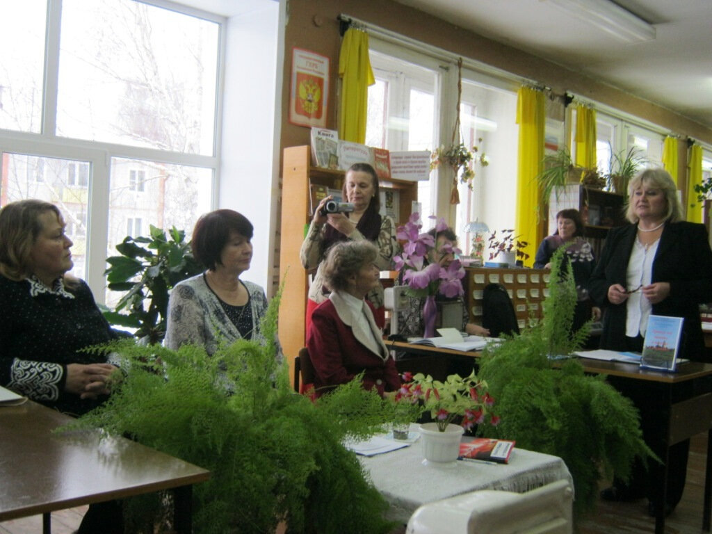 Kütüphaneler Ilinskaya selskaya biblioteka-filial, MKU Slobodskaya tsentralizovannaya bibliotechnaya sistema, Kirovskaya oblastı, foto