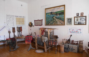 Краеведческий музей (ploshchad Lenina No:2, posyolok gorodskogo tipa Leninskoye), müzeler ve sanat galerileri  Kirovskaya oblastından