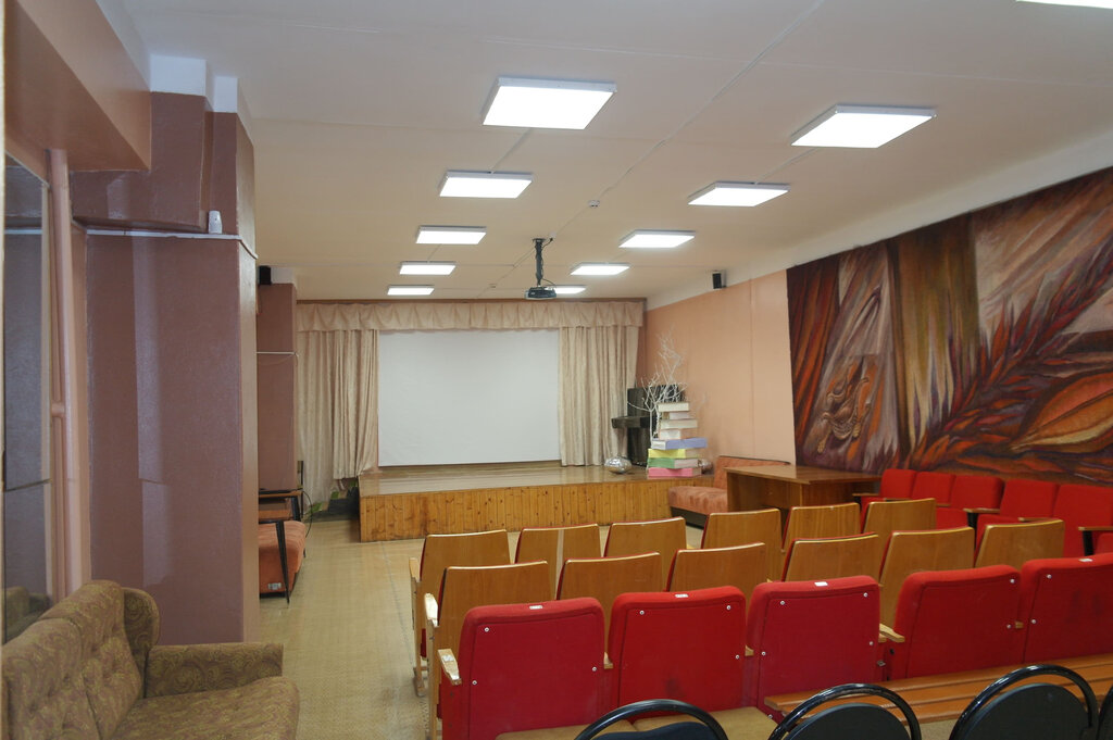 Kütüphaneler Tsentralnaya biblioteka im. I. A. Kuratova s. Vizinga, Komi, foto