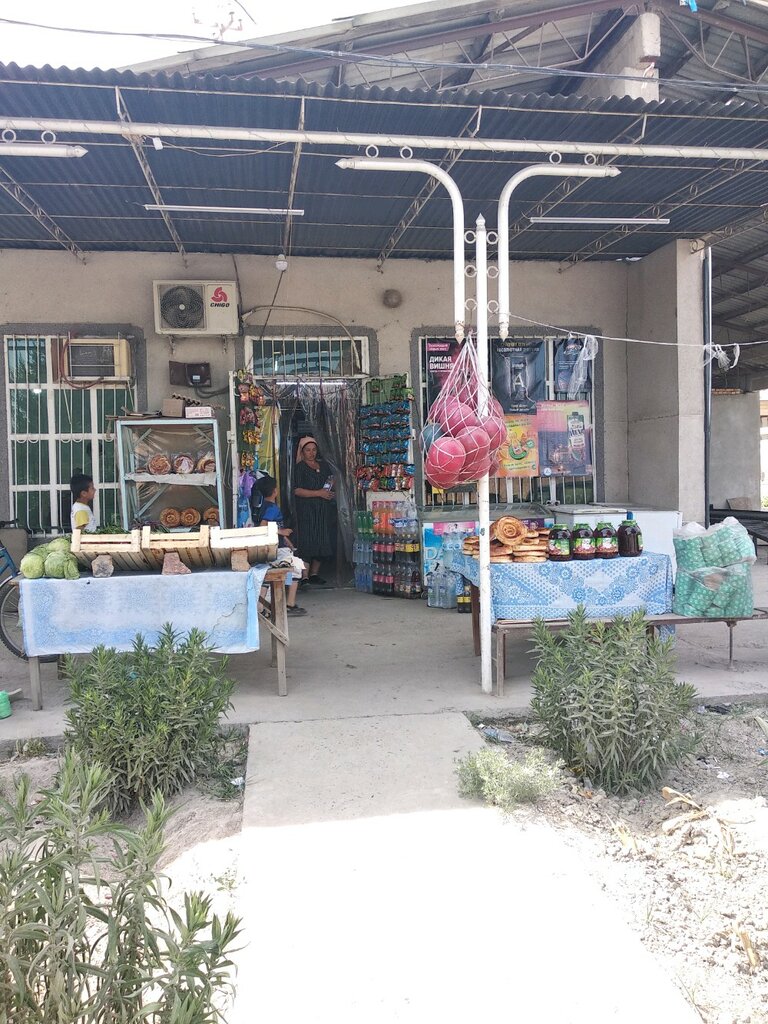 Market Groceries, Nemengan, foto