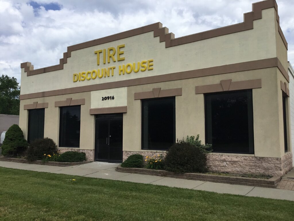 Jant ve lastikçiler Tire Discount House, Michigan Eyaleti, foto