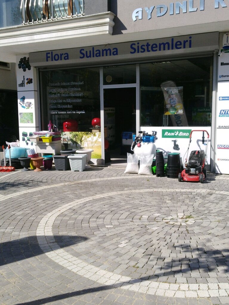 Bahçe ekipmanları ve teknolojileri Flora Sulama Sistemleri, İstanbul, foto