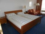 Hotel Fortuna (Bavaria, Kelheim, Neustadt a.d. Donau, Zur Limestherme, 4), otel  Bavyera'dan