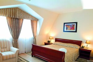 Yevropeysky (Lesi Ukrainky avenue No:35, Kremenchuk), otel  Kremenchuk'tan