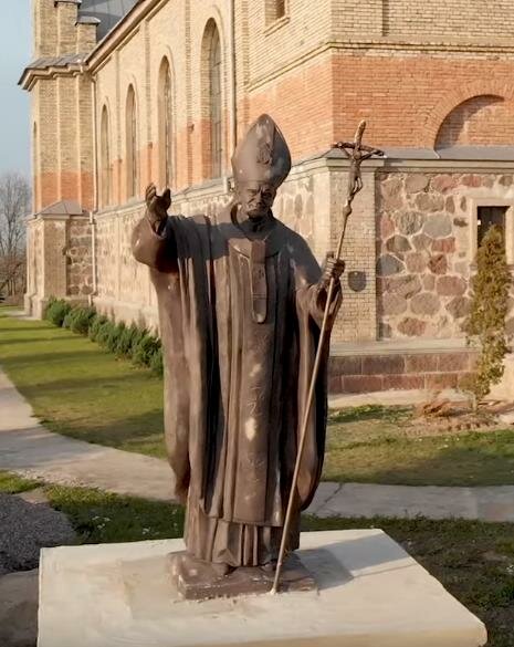 Anıt, heykel Папа римский Иоанн Павел II, Grodnenskaya oblastı, foto