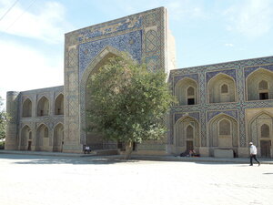 Mader-i Han Medresesi (Bukhara, Abdurauf Fitrat mahalla fuqarolar yigʻini), turistik yerler  Buhara'dan