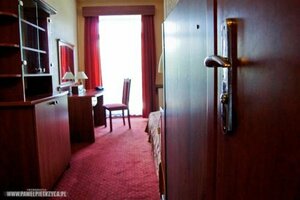 Aros (Silesian Voivodeship, Tychy, ulica Oświęcimska, 51), otel  Tychy'dan
