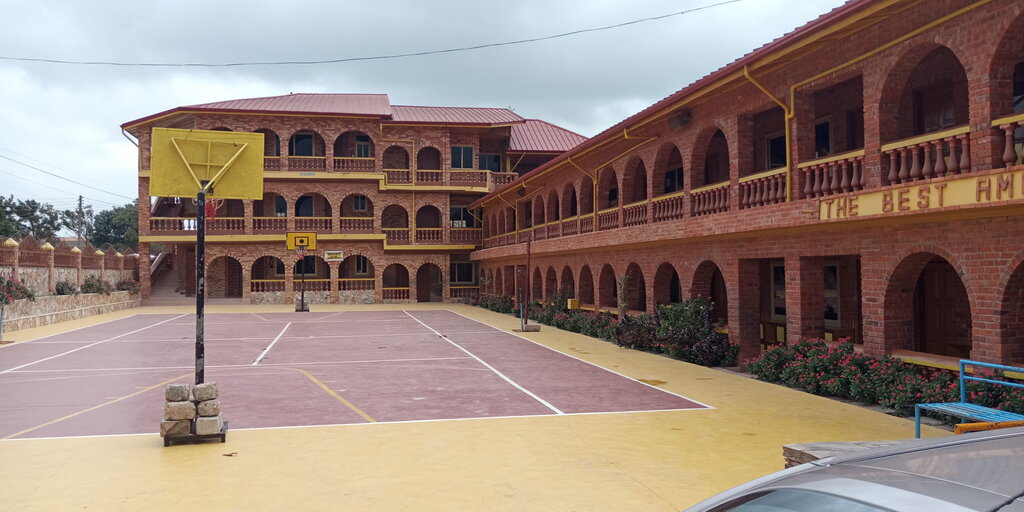 Ortaokul Rockies International School, Dünya, foto