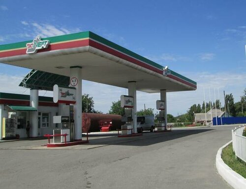Benzin istasyonu Tatneft, Bogoduhiv, foto