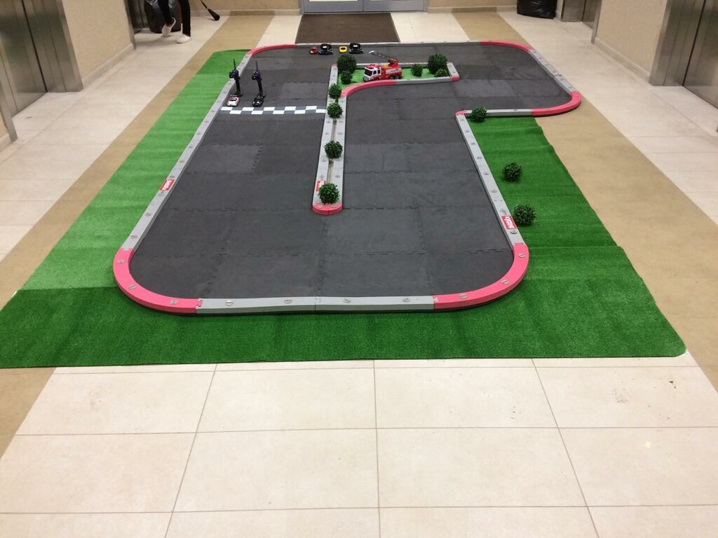 Oyun alanı Гонки на радиоуправляемых машинках клуб Форсаж, Borisov, foto