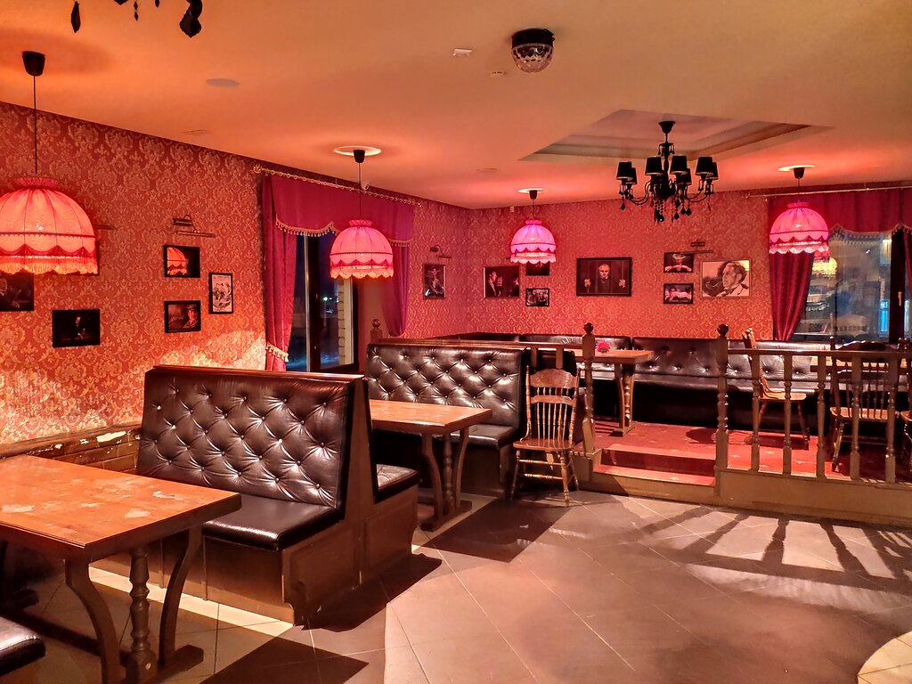 Kafe Pab Sherlok Irbit, İrbit, foto