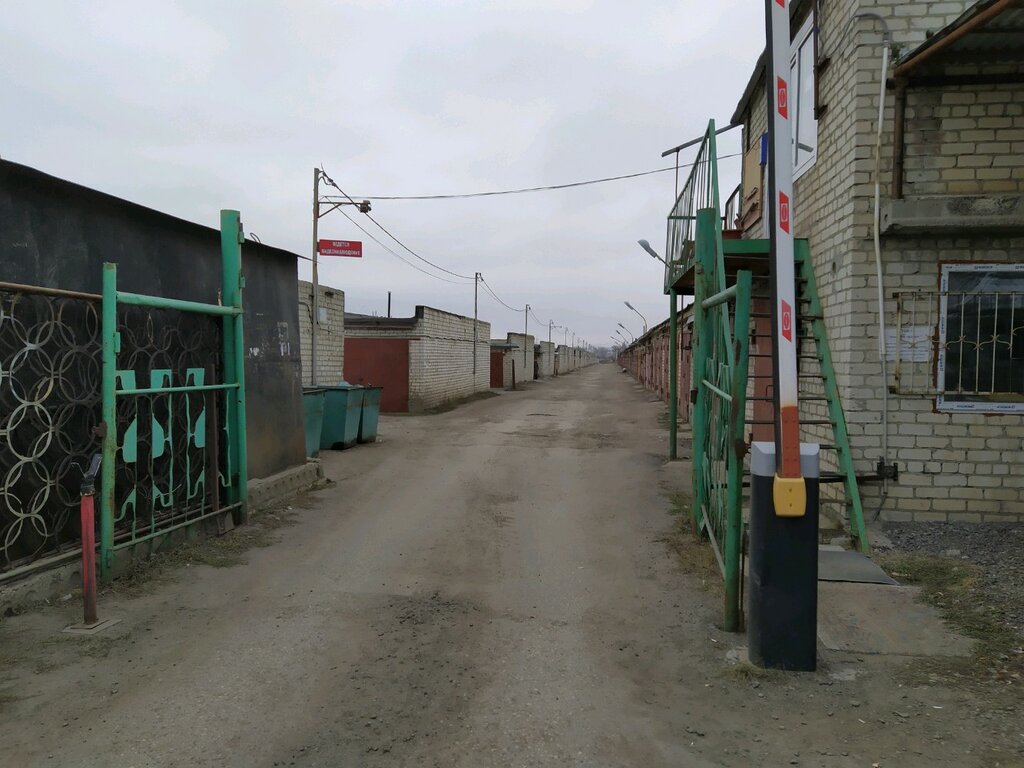 Garajlar ГК Автозаводец, Ulyanovsk, foto
