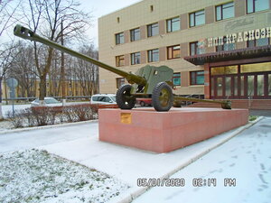 85-мм дивизионная пушка Д-44 образца 1946 года (Челябинская улица No:95), teknoloji anıtı  Saint‑Petersburg'dan