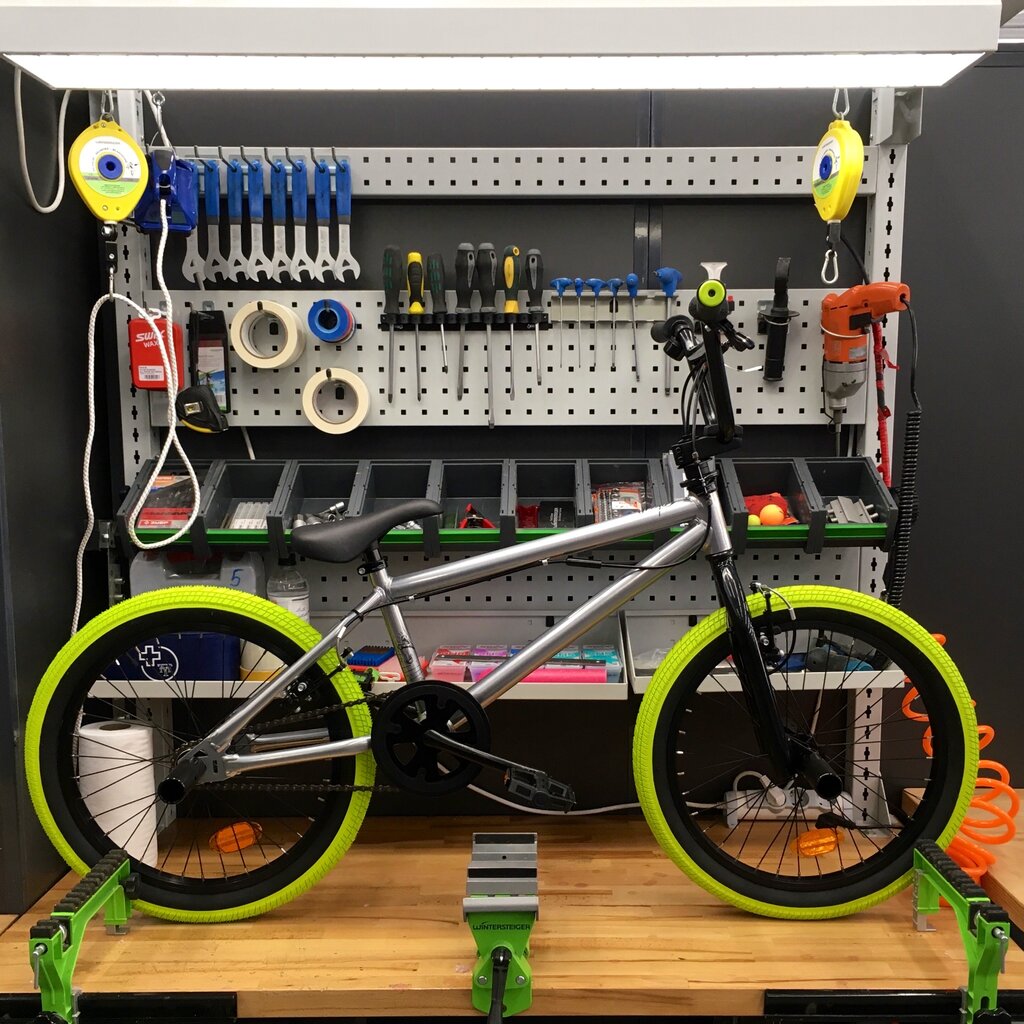 Spor malzemeleri tamiri E-bike Workshop, Tulskaya oblastı, foto