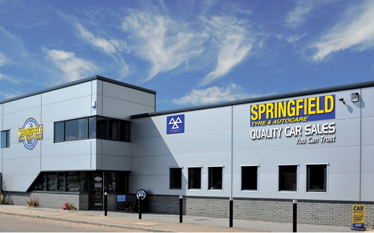 Otomobil ekspertizi Springfield Autocare & Car Sales, İngiltere, foto