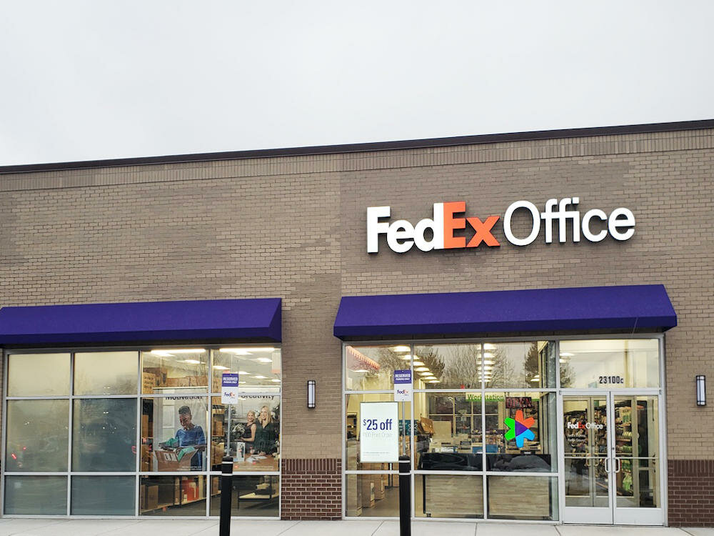 Fotokopi dükkanları FedEx Office Print & Ship Center, Dearborn, foto