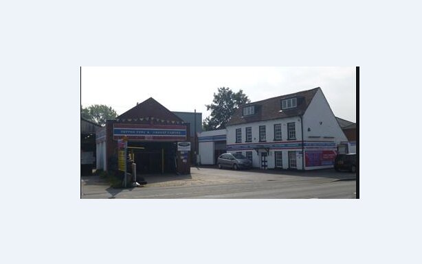 Otomobil ekspertizi Totton tyre & Exhaust Specialist, İngiltere, foto