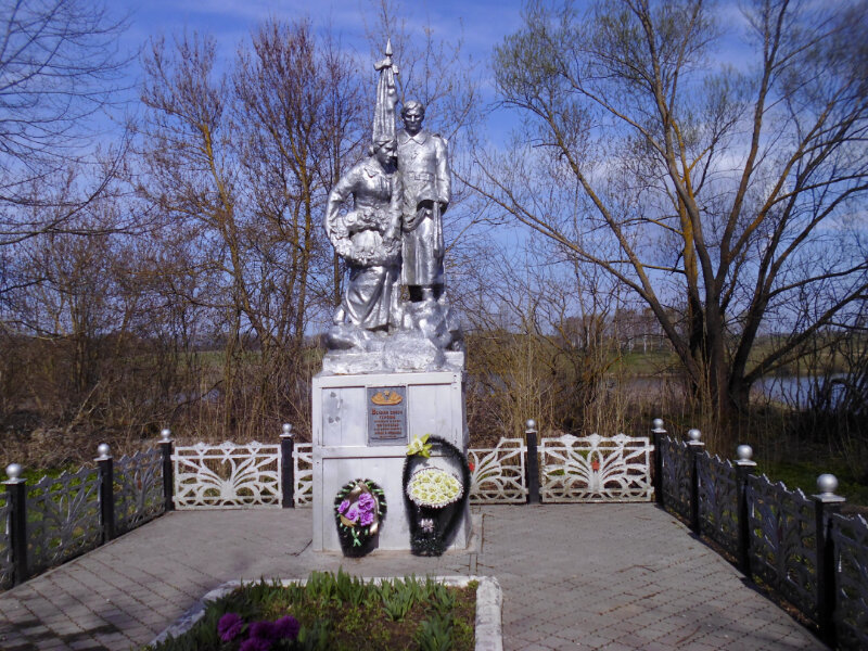 Anıt, heykel Воинское захоронение № 5-37-б, Tulskaya oblastı, foto