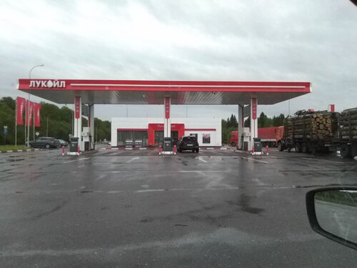 Benzin istasyonu Lukojl, Vologodskaya oblastı, foto